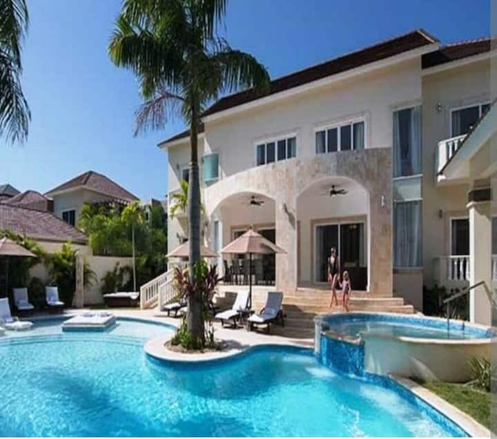 Chaleureuse Villa De 7 Chambres Avec Piscine - Puerto Plata