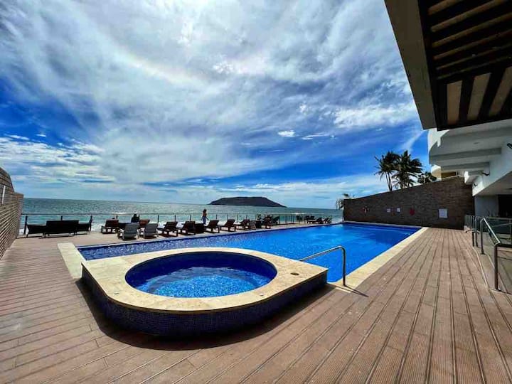 Loft Con Vistas Panorámicas A Pie De Playa - Mazatlán