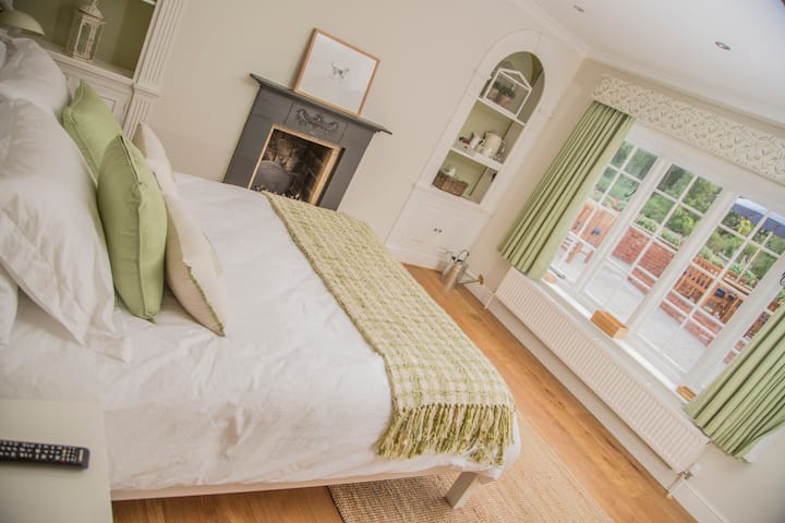 Blacklands Mill House / Spa Treatments available - Houses for Rent in ...