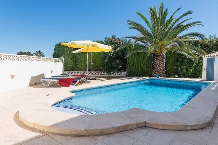 A Lovely 3 Bed Villa, Private Pool - Max 10 Days - Moraira