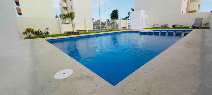 Departamento En Privada En Cancún Con Alberca,a/a¡ - Cancún