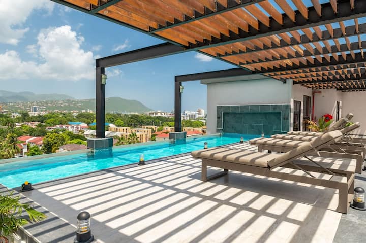 Paradise Haven At Genesis 28 (Rooftop Pool, Gym) - Kingston