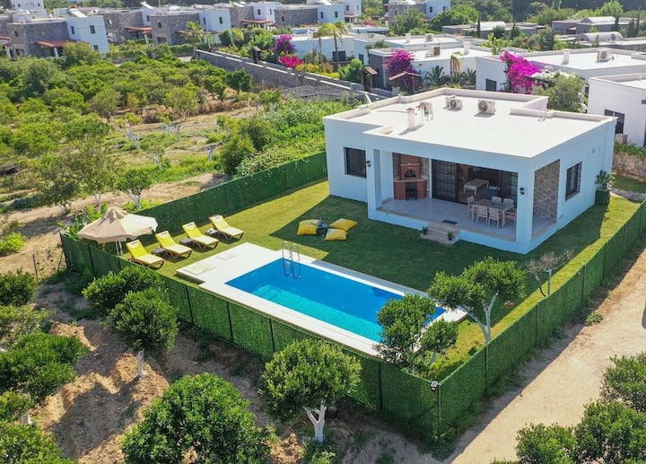 Bodrum'da Denize 150 Metre öZel Havuzlu Villa. - Gümüşlük