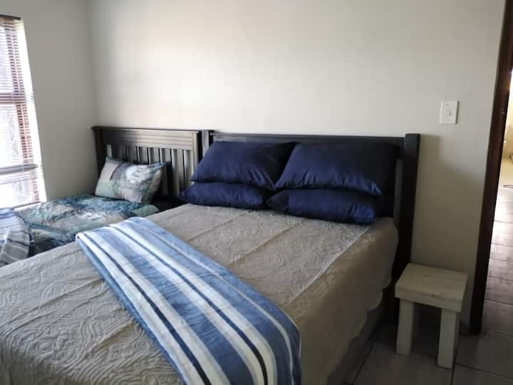 Hop-inn Self-catering Accommodation Jbay - Jeffreys Bay