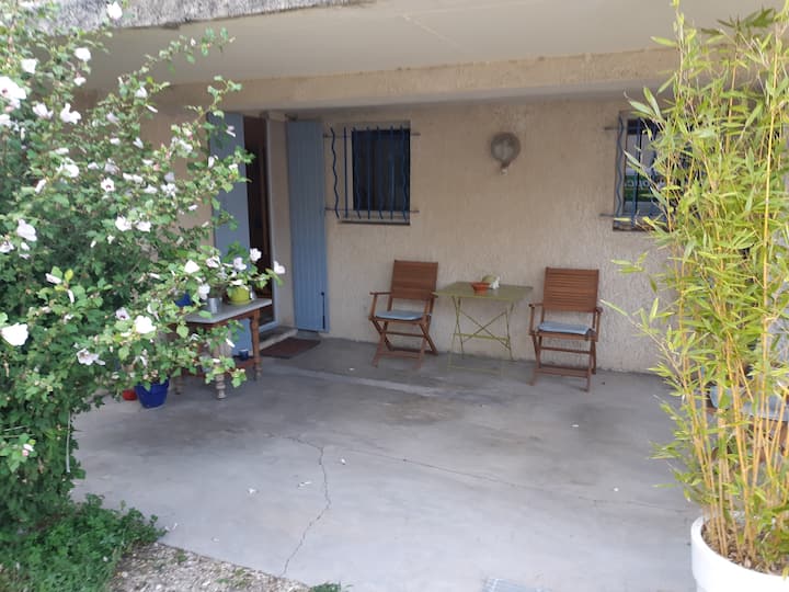 Maison De Ville Au Pied De La Colline St Jacques - Orgon