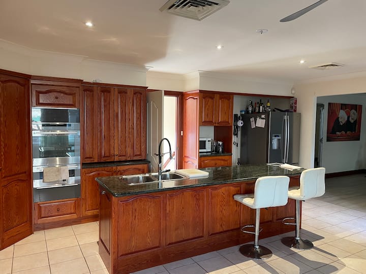 *Females Only* 1 Bedroom In Large House - Manly