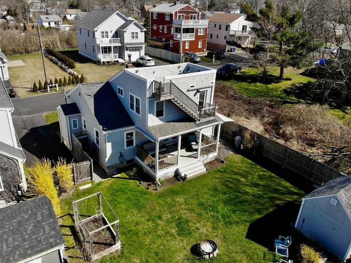 Beach House W/ A View! Walk To Beach And Newport - Rhode Island