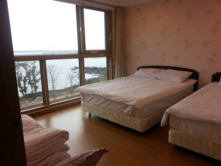 Close To Airport, Two Bed Room - Jeju