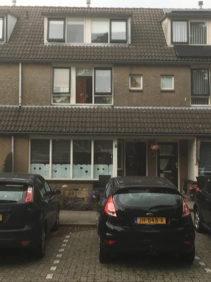 Gezellig Woonhuis  Ideaal Voor Grote Gezinnen - Lisse