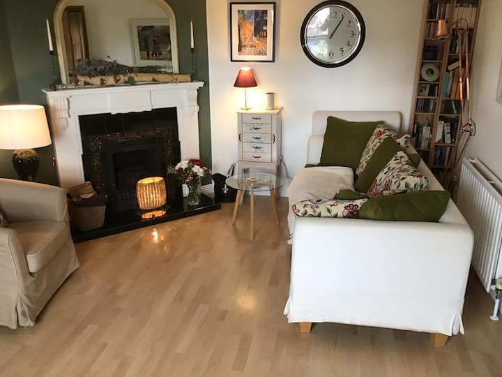Cole’s Place - Kingsize Bedroom - Derry