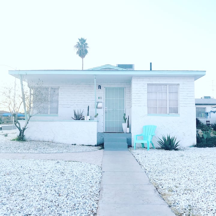 Downtown 1 Bdrm Apt. Just For You!