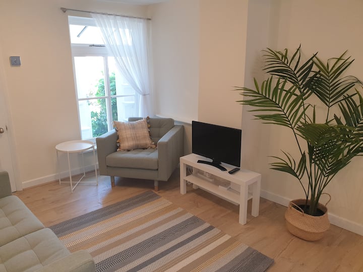 Two Bed Old Town Cottage, Central But Quiet - 스트랫퍼드어폰에이번