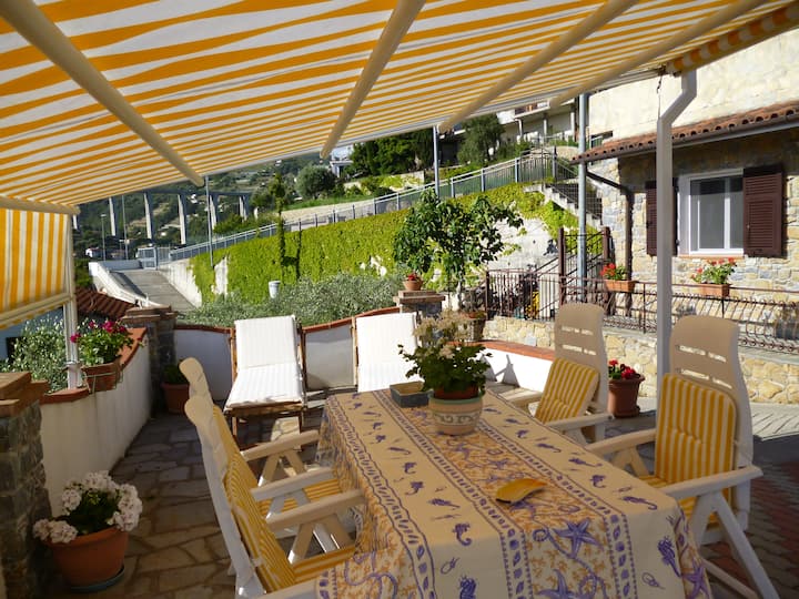 Casa In Pietra Tra Gli Ulivi E Lavanda - Sanremo