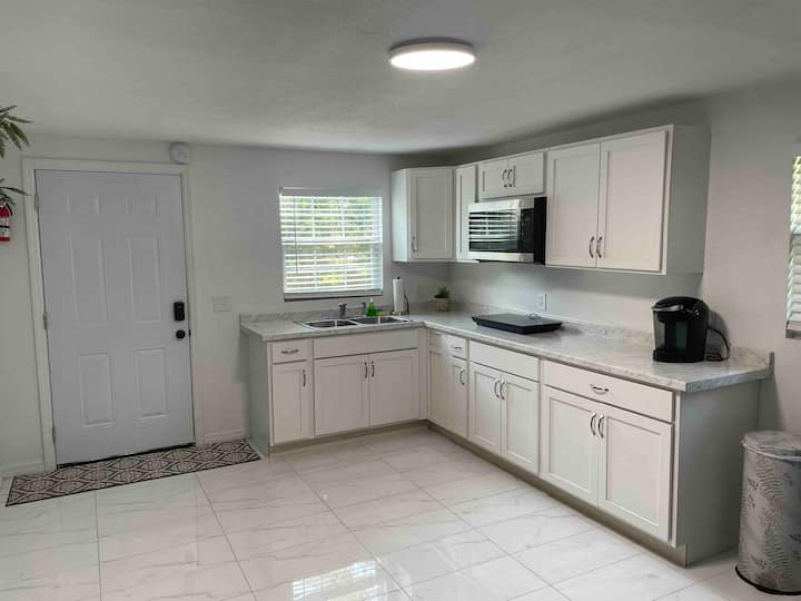 1 Bedroom Suite With Free Parking - Apopka, FL