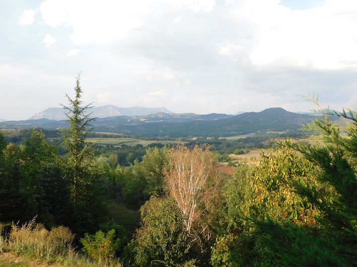 Quiet, Safe Artist's Home In French Countryside. - Sisteron