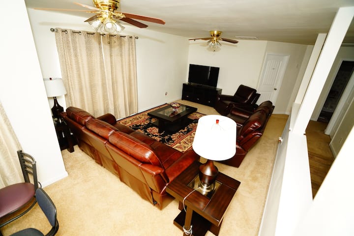 Gorgeous Living Space.
Dallas, Ga.
Room B. - Dallas, GA