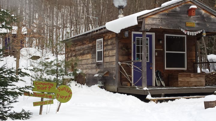"Harmony" Off Grid Solar Power Eco Cabin - Bridgton, ME
