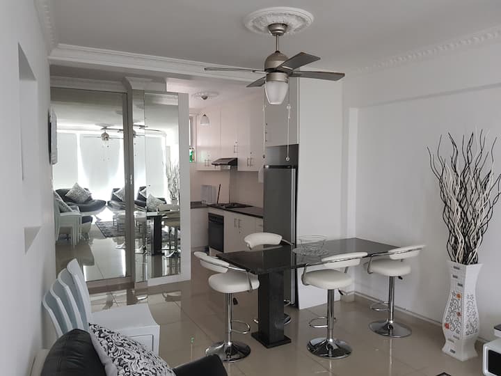 Marine Parade Sea View Holiday Apartments. - Durban