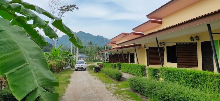 Triple Bed Guesthouse With Kitchen, Private Partio - Ao Nang