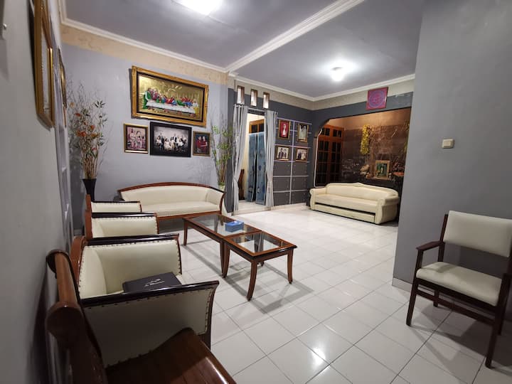 Rumah Berkah Dalem - Tugu