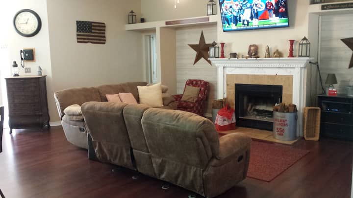 Tuthilton - With Private Bath - Navarre, FL