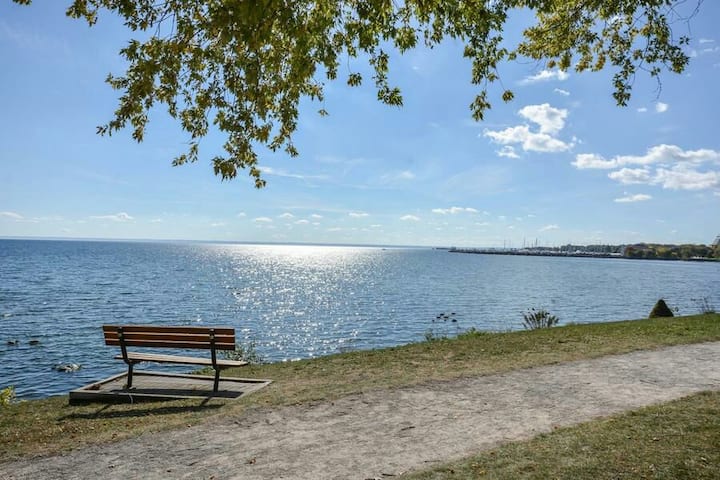 Stylish Basement Hideaway*1 Br Suite*near Lake - Oakville