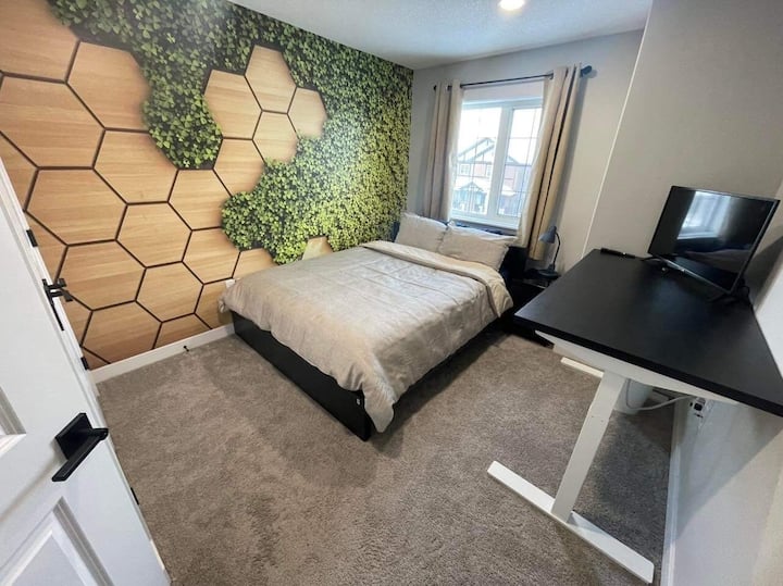 #3 Bedroom In Brand New Luxury House! - Fort McMurray