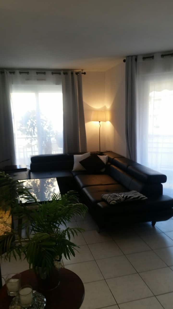 Lovely B&b Close Port Nice Private Room And Bath - Niza