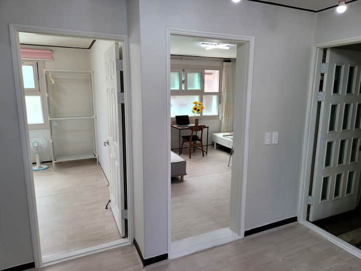 [슈퍼호스트][부암역5분거리][방3,주방1,욕실1][짐보관가능][2층][외국인전용] - Nam-gu