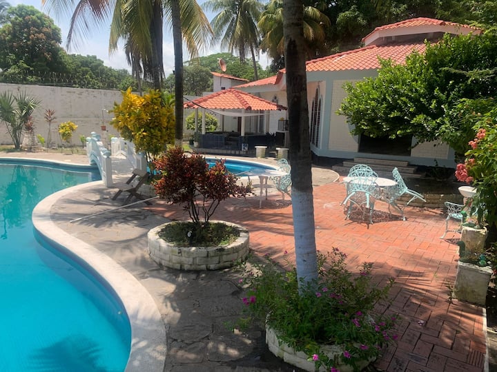 Rancho De Playa Espacioso Con Piscina Privada. - La Libertad