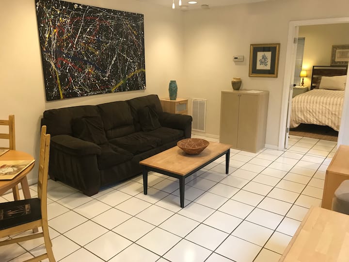 Carriage House Apartment - Central! - Houston, TX