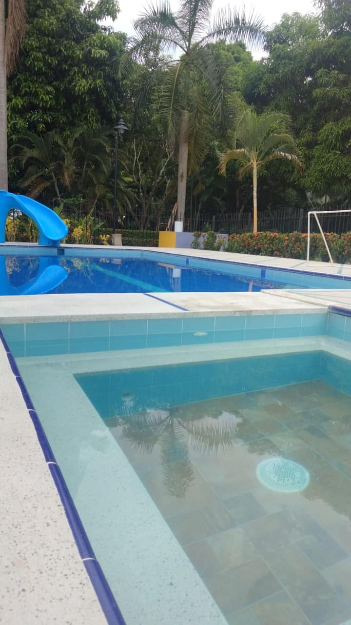 Granja Tico Y Tuco Estancia Colibrí. - Ricaurte