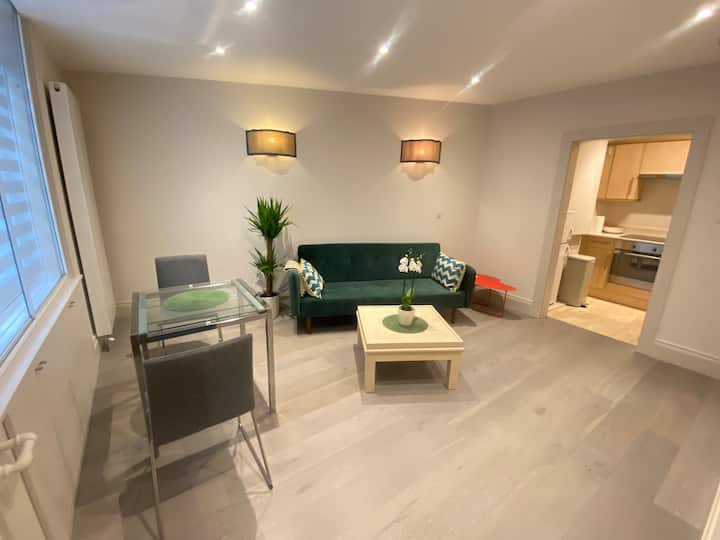 Notting Hill- One Bedroom Apartment - Notting Hill