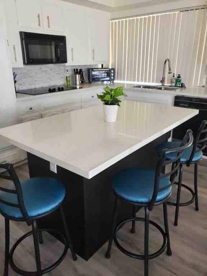 Cozy Home By Nos Event Center & Yaamava Casino - San Bernardino, CA