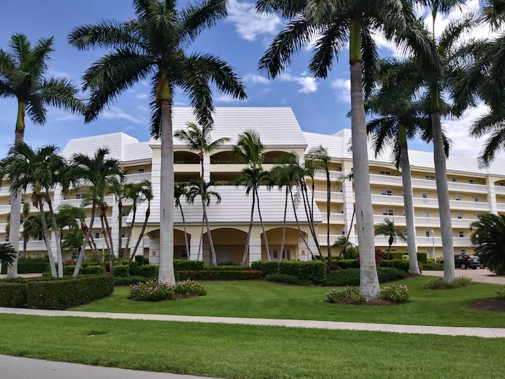 Beautiful Marco Island 4 Bedroom Penthouse Condo - Marco Island, FL