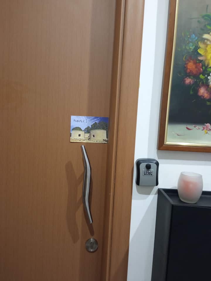 Purple Cozy Studio!
Entire Loft On The 2nd Floor. - Лация