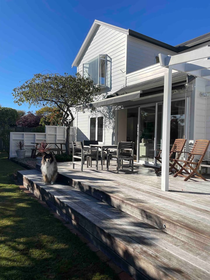 Sunny And Spacious Lake House On Rainbow Point. - Taupō