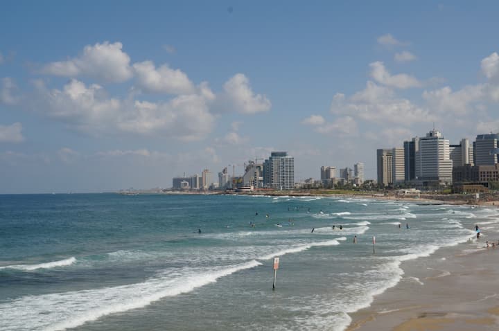 Famus Neve Zedek Tower With Pool - Tel-Aviv
