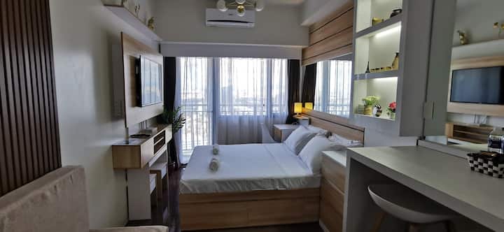 Matthew's Studio Unit With Balcony In Makati Cbd - Metro Manila