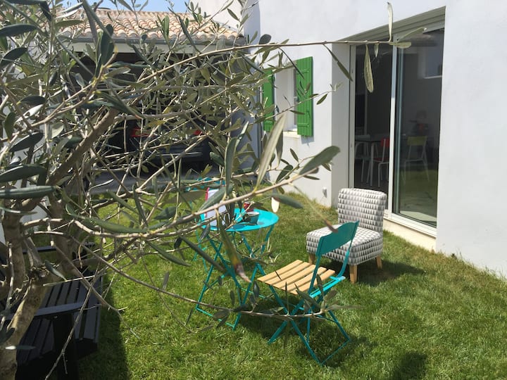 Maison De Ville Avec Jardin Proche Centre Loix - Loix