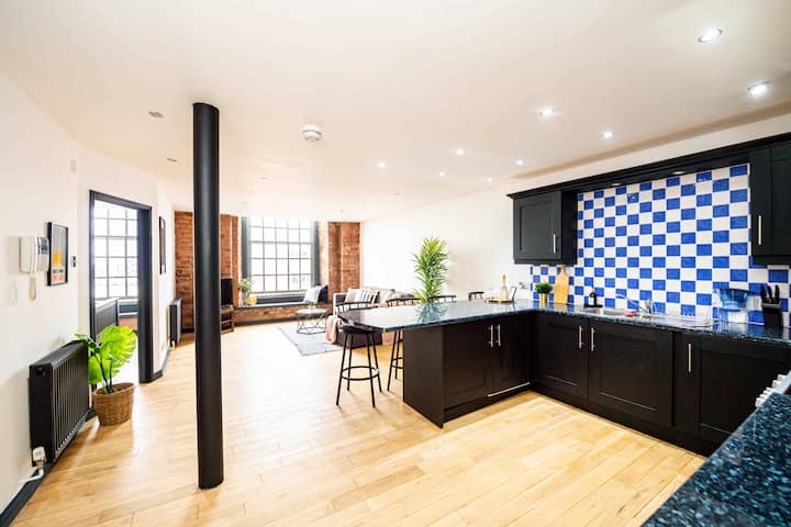 Gorgeous 1 Bed Warehouse Apartment - Liverpool