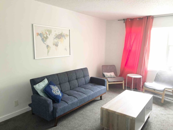 Cozy & Close To Stadium/airport/rcmp/downtown - Regina