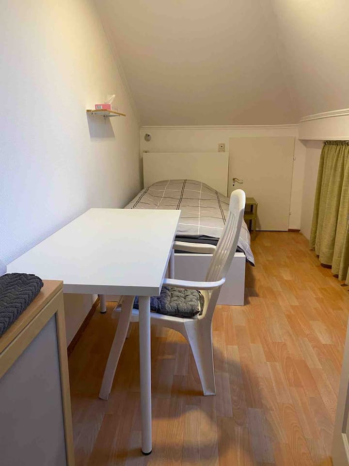 Furnished Room From A Nice House (Cents 0) - Luxembourg