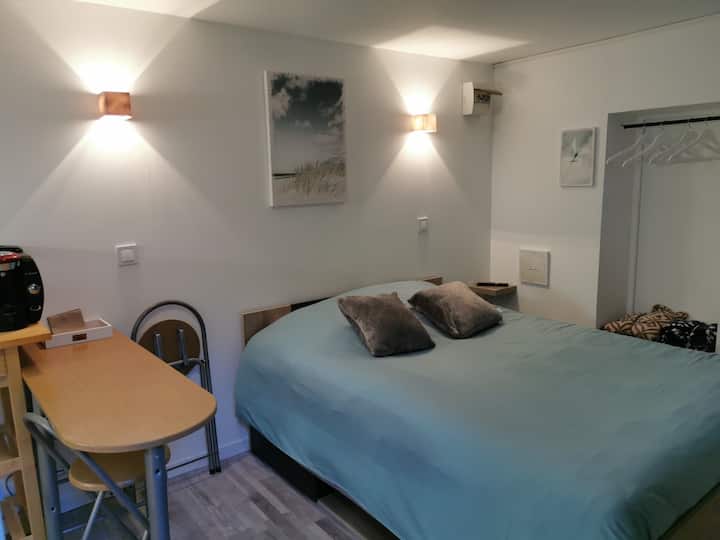 Studette La Petite Cour - ibis budget Honfleur Centre