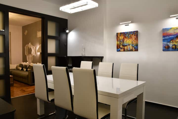 Stylish Flat In The Heart Of Sofia - 소피아