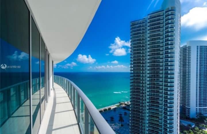 Lyfe Resort & Residences / 2 Br / Ocean View - Sunny Isles Beach, FL