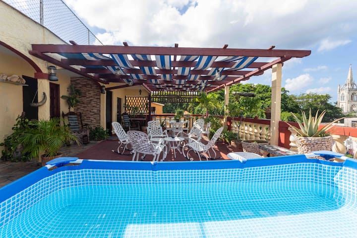 2houses Toguether With 7 Bedroom 18 Pax 300usd - Havana