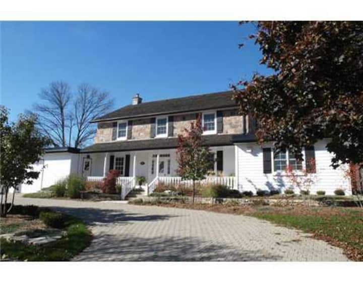 Heritage Home With In House Gym Access - Waterloo, Canadá