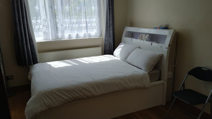 Lovely Double Size Room In Barking - Barking