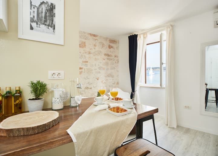 Studio With Beautiful Sea View, Old Town Of Rovinj - Rovinj